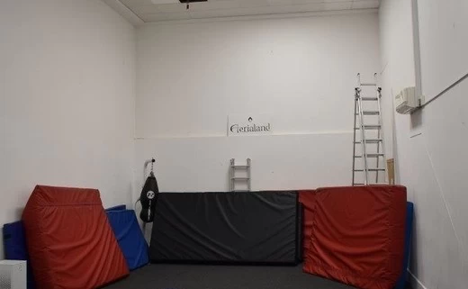 Westside School - Aerial Acrobatics Room London, En For Hire